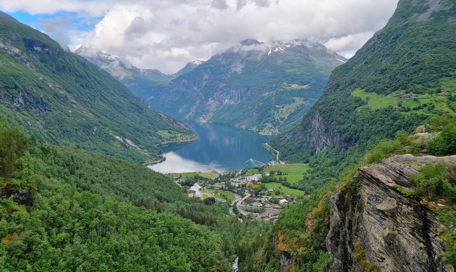 Road Trip to Geiranger – The Complete Guide - Epic Road Adventures